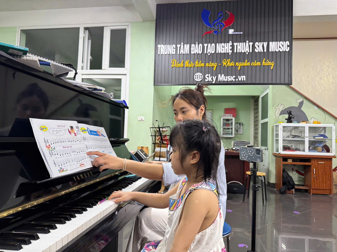 Kinh Nghiệm Chọn Trung Tâm Dạy-Piano - Tại Long Biên - skymusic.vn